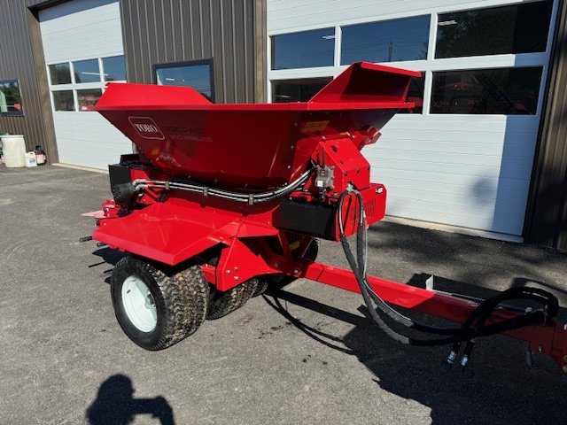 2022 Toro Propass 200 - Topdresser - TurfNet