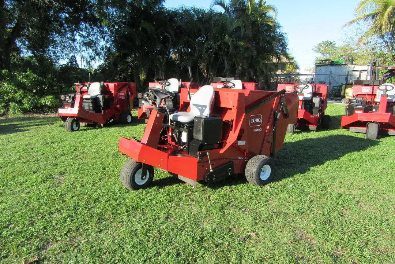 Toro 4800 sweeper - Sweeper-Vacuum - TurfNet